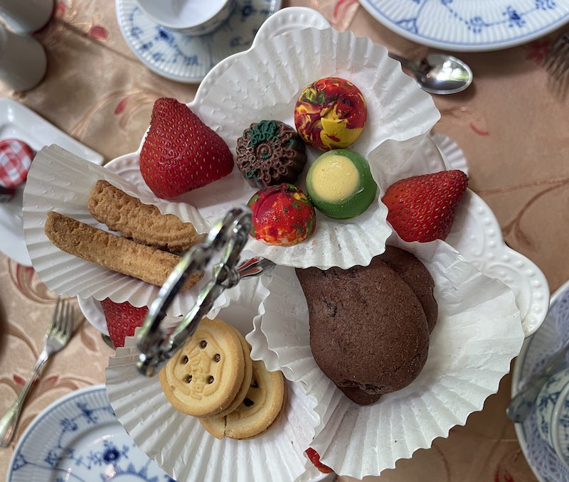 Destination Tea: Graycliff Hotel and Restaurant