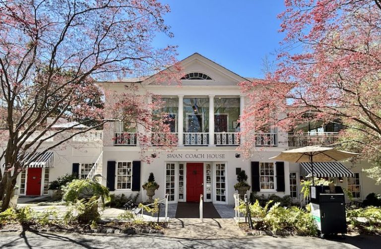 Destination Tea: Swan Coach House