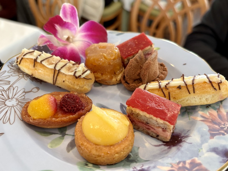 Destination Tea: Swan Coach House