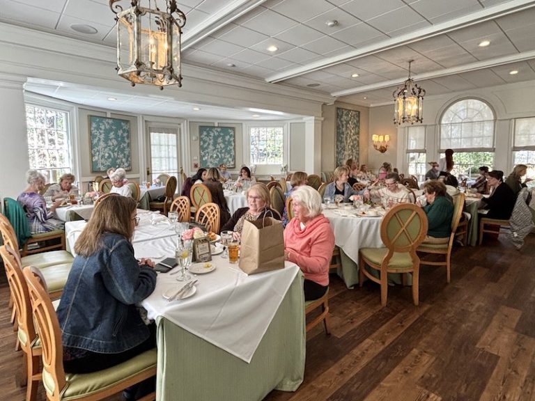 Destination Tea: Swan Coach House